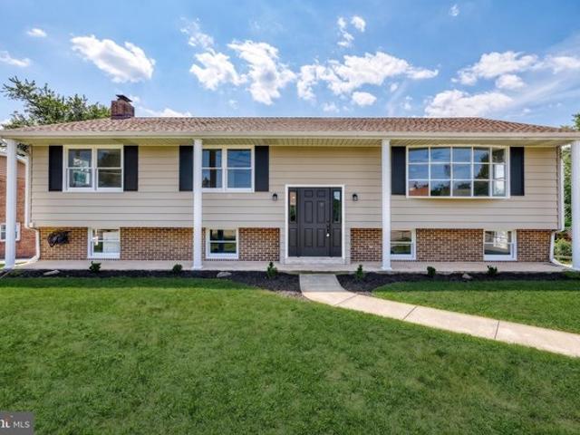 7 Crestline Dr, Manchester, PA 17345
