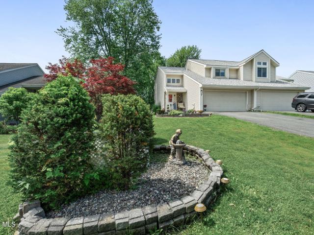 7 Crowsnest Court