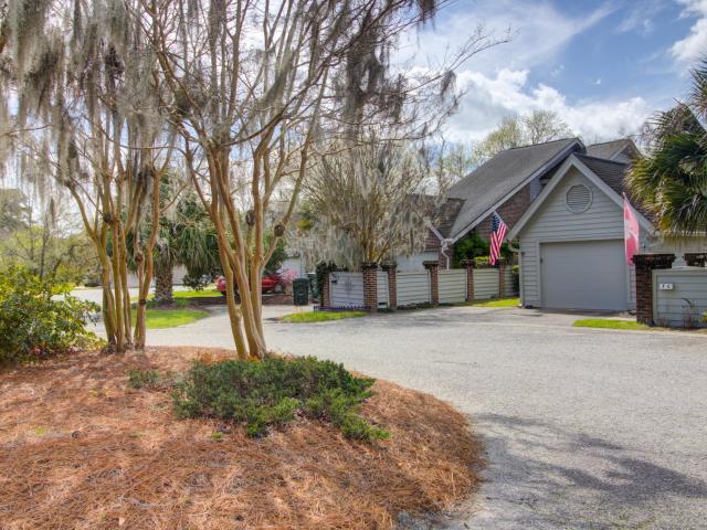7 Duffer's Ct, Unit C, Charleston, SC 29414 | MLS #26007 | Compass