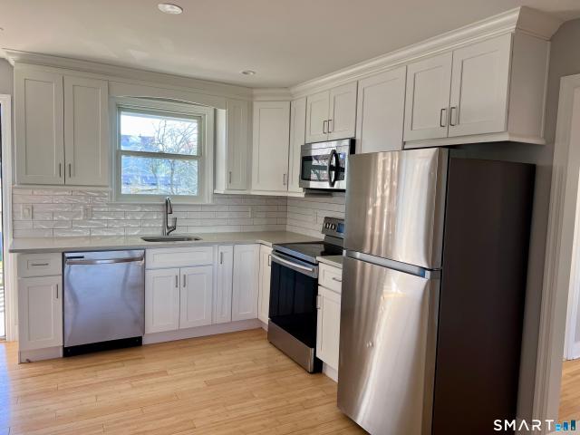 7 Dale St, Unit 2R, Stamford, CT 06902 | MLS #24162 | Compass
