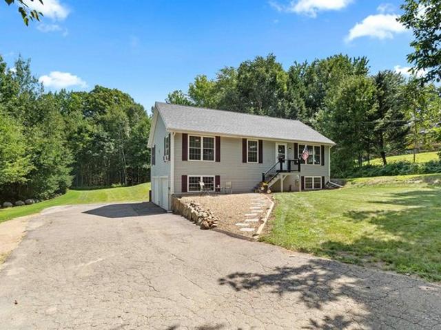 7 Dalton Dr, Barnstead, NH 03225