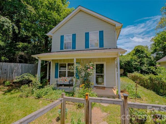 7 Dogwood Ln, Asheville, NC 28803