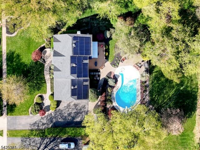 7 Evergreen Ct