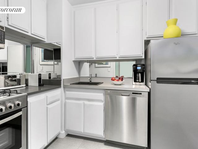 7 E 14TH Street 1208