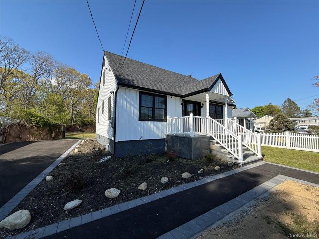 7 E Lakeland Street