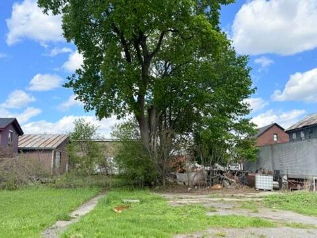 7 E Pine Street