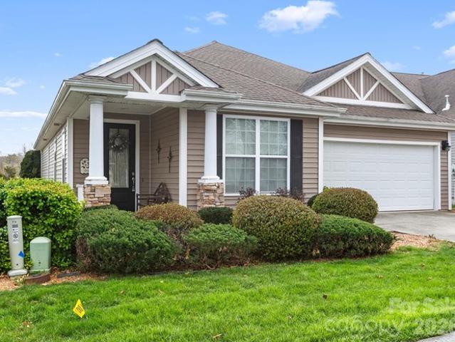 7 Eagle Creek Trl S, Flat Rock, NC 28731