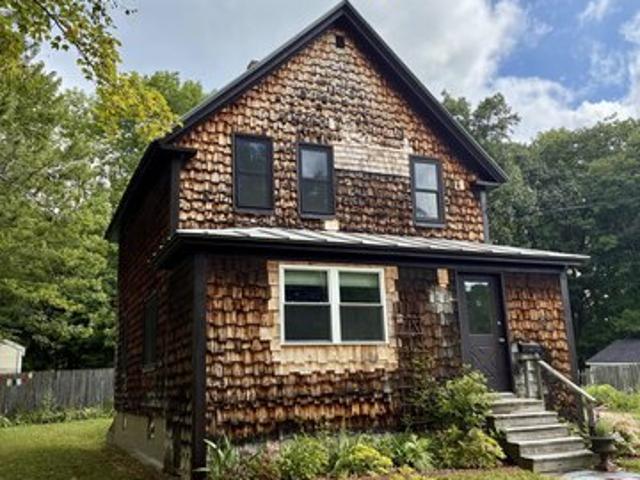 7 Edgewood St, Waterville, ME 04901