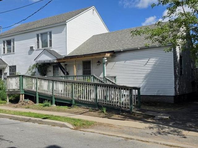 7 Elizabeth St, Plattsburgh, NY 12901