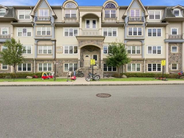 7 Elm St Unit 112, Spring Valley, NY 10977