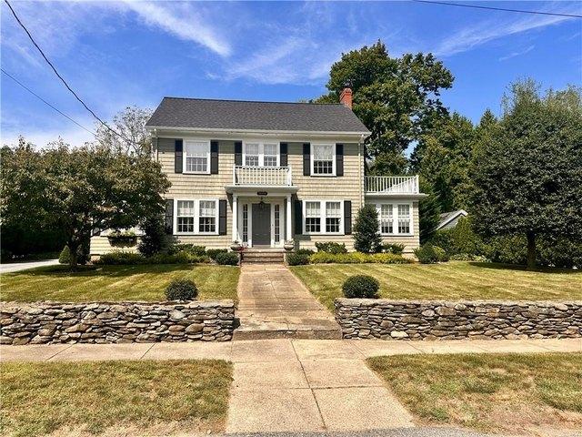 7 Elton Rd, Barrington, RI 02806
