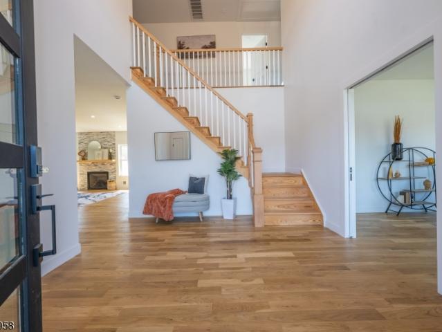 7 Emerald Dr