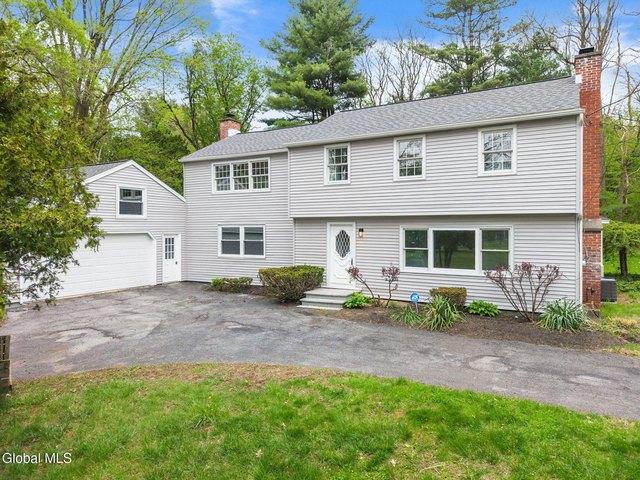 7 Erics Ln Unit Pvt, Clifton Park, NY 12148