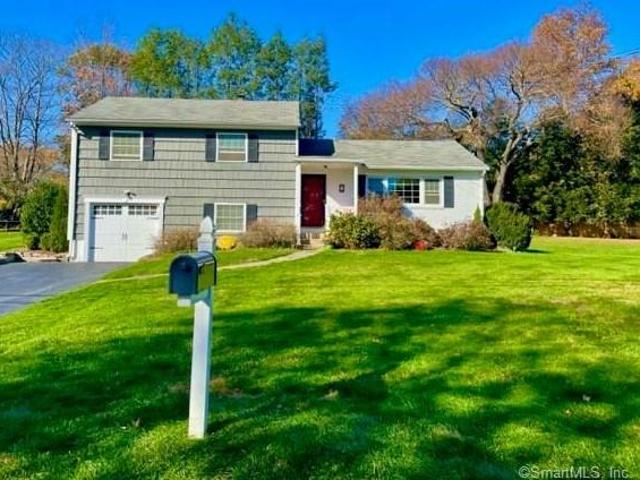 7 Esquire Rd, Norwalk, CT 06851