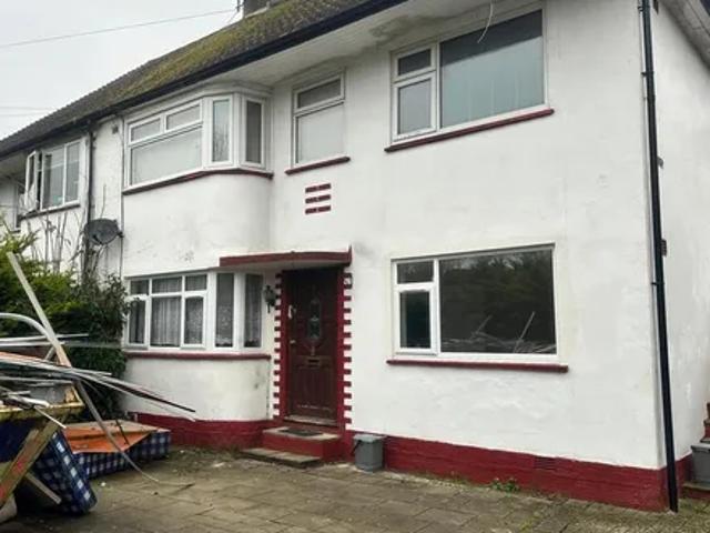 7 Fairway Avenue, Borehamwood, WD6 1PR, United Kingdom | 2 bed apartment for rent #140658855 | Rentberry