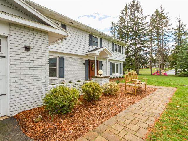 7 Falconbridge Drive