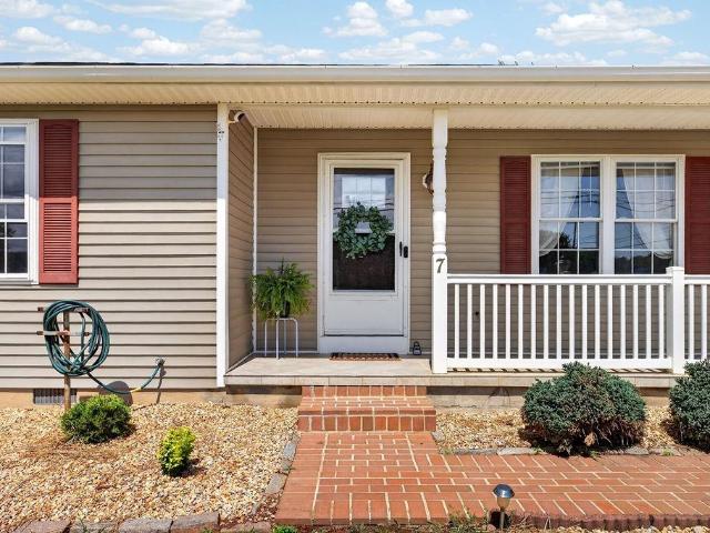 7 featherstone dr
