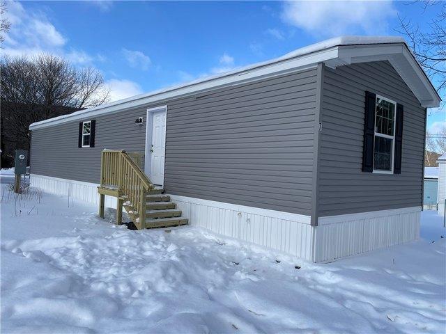 7 Flamingo Dr, Moravia, NY 13118