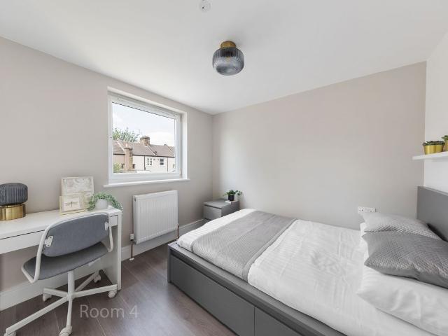 7 Flint Close, London E15, 1 bed property to rent, £1,250 pcm | PrimeLocation