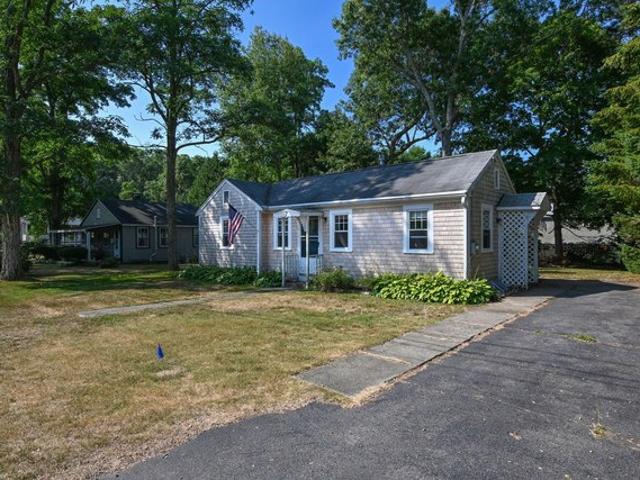 7 Freeman St, Bourne, MA 02532
