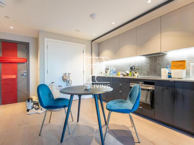 7 Gasholder Place Studio to rent £2,687 pcm £620 pw