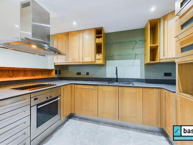 7 Garden Walk, Shoreditch EC2A, 2 bed flat to rent, £3,500 pcm | PrimeLocation