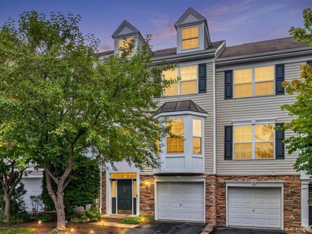 7 Gillian Ct, Monroe, NY 10950