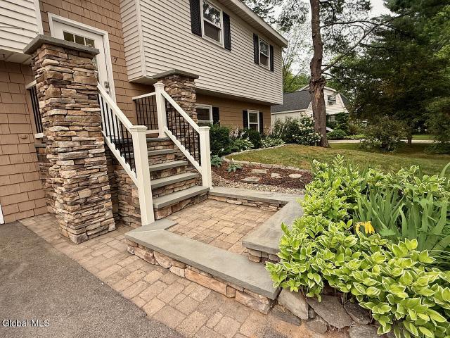 7 Glenwood Drive