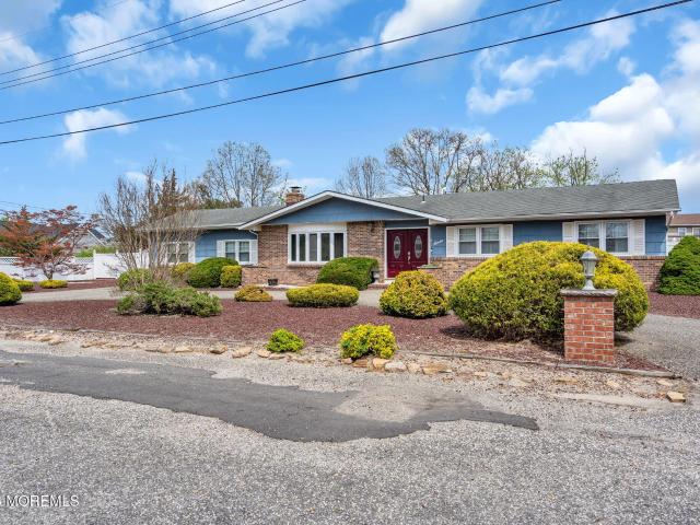 7 Glenwood Drive