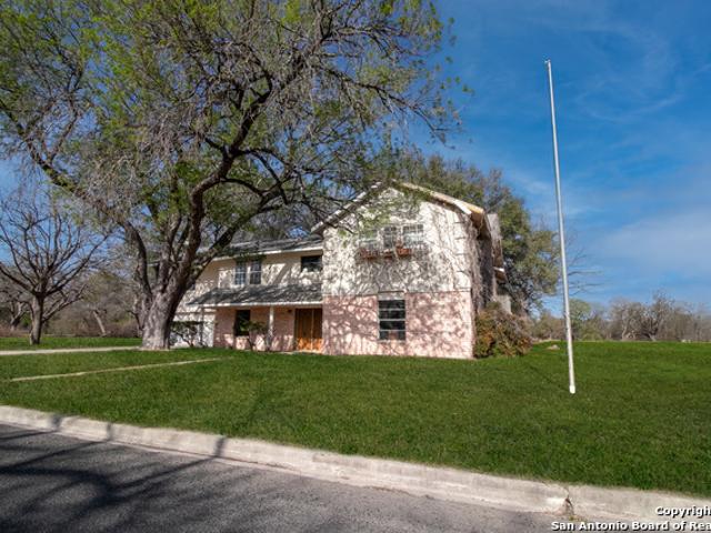 7 Glen Cove Dr
