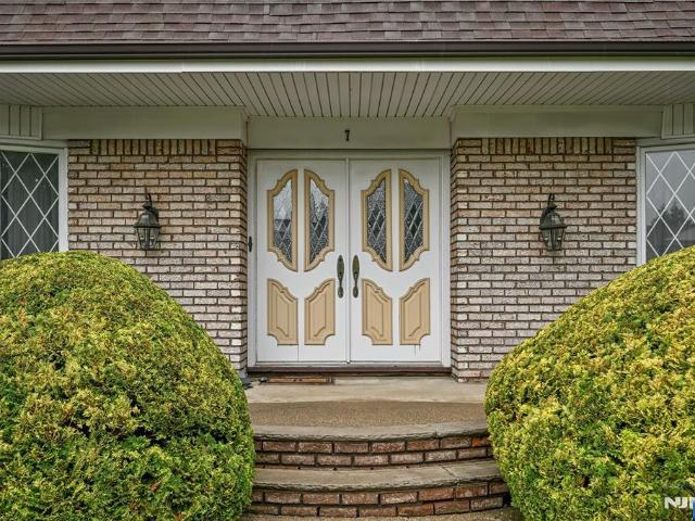 7 Glendale Lane