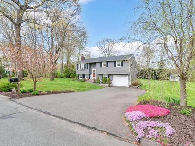 7 Gloria Ln, Ellington, CT 06029