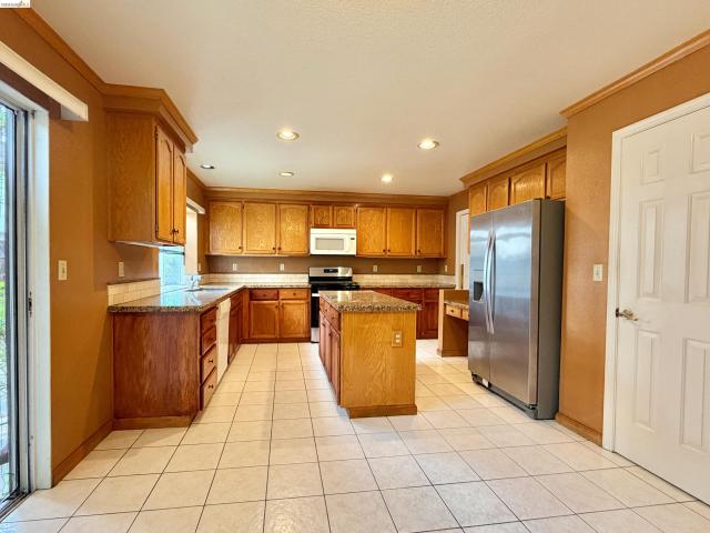 7 Goldmeadow Ct