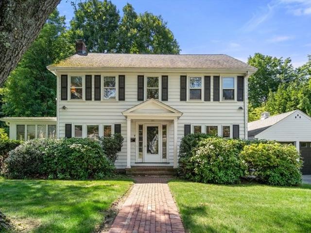 7 Grantland Rd, Wellesley, MA 02481