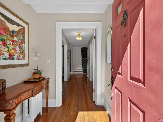 7 Grace Court N