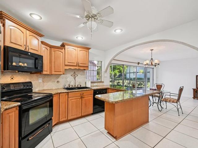 7 Greenway Vlg N Unit 111, Royal Palm Beach, FL 33411