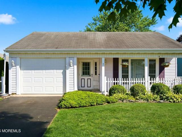7 Greenwich Ave, Manchester, NJ 08759
