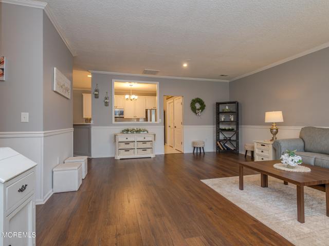 7 Greenwillows Drive