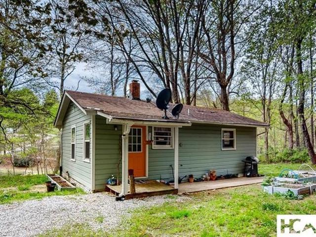 7 Grefe Rd, Scaly Mountain, NC 28775