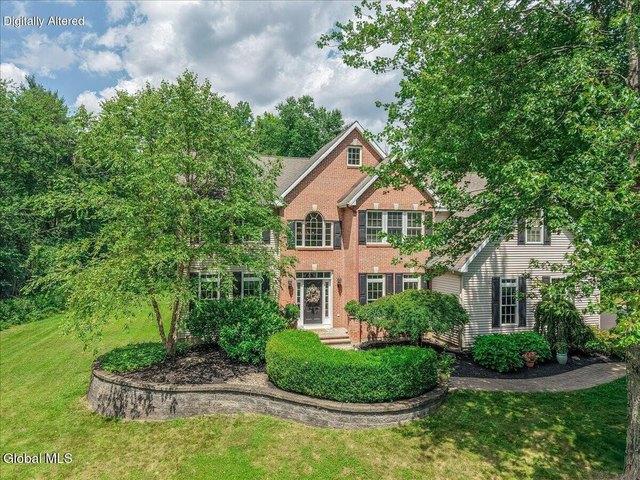 7 Hunter Hill Rd, Ballston Lake, NY 12019