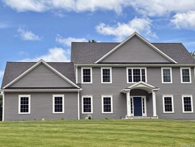 7 Hunting Rdg Rd, Middlebury, CT 06762