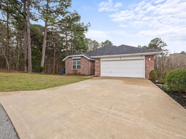 7 Hadrian Lane