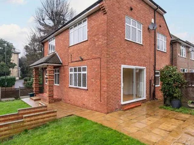 7 Hampton Close, Cottenham Park, London, SW20 0RY, United Kingdom | 4 bed house for rent #140225765 | Rentberry