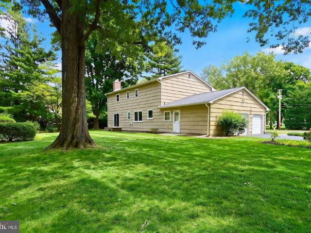 7 Hathaway Drive