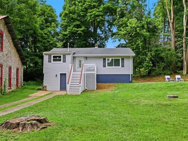 7 Haymont St, Palmer Township, PA 18045