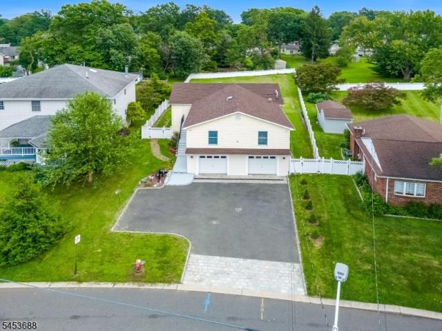 7 Henoch Ave