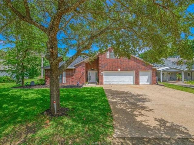 7 Hickory Ridge Ln, Hilltop Lakes, TX 77871