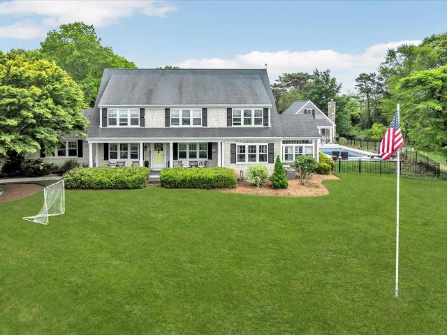 7 Hill Wood Way