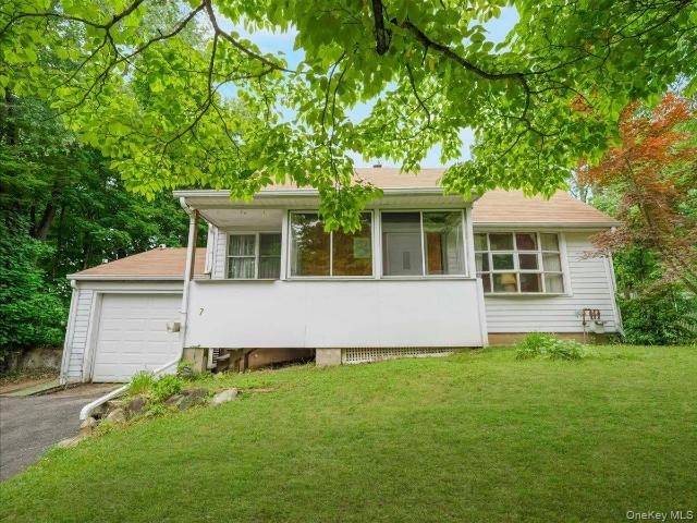 7 Hillaire Place