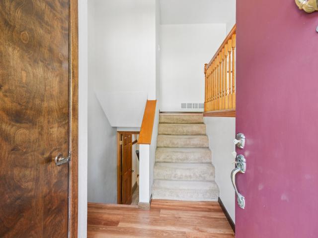 7 Hillcrest Court